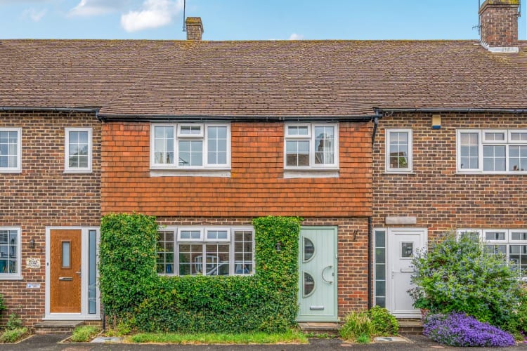 3 Pound Farm Cottages, 2 Bedroom House, Sale Agreed in Newington CT18 ...