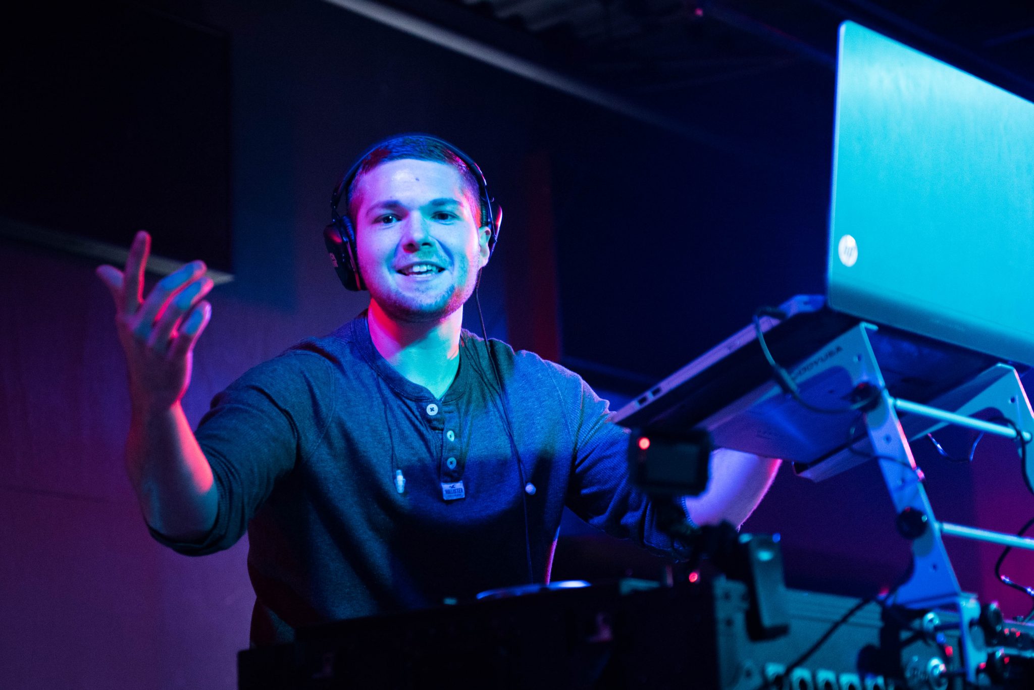 All-in-One DJ Booking Software | HoneyBook