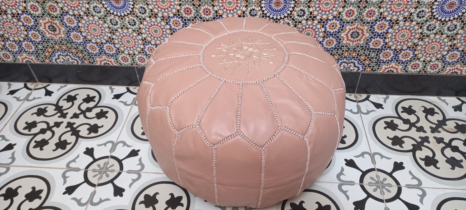 Pouf leather and Sabra silk White Morocco | Fair Trade Morocco Anou