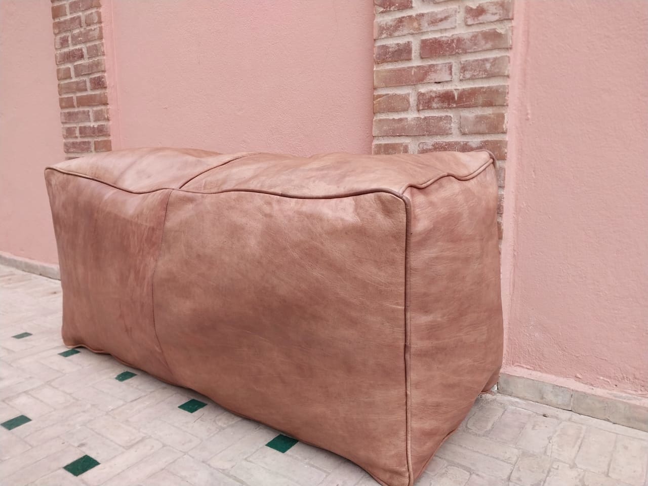 Pouf leather and Sabra silk White Morocco | Fair Trade Morocco Anou