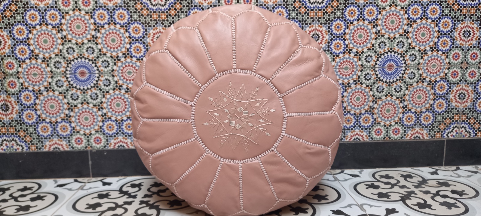 Pouf leather and Sabra silk White Morocco | Fair Trade Morocco Anou