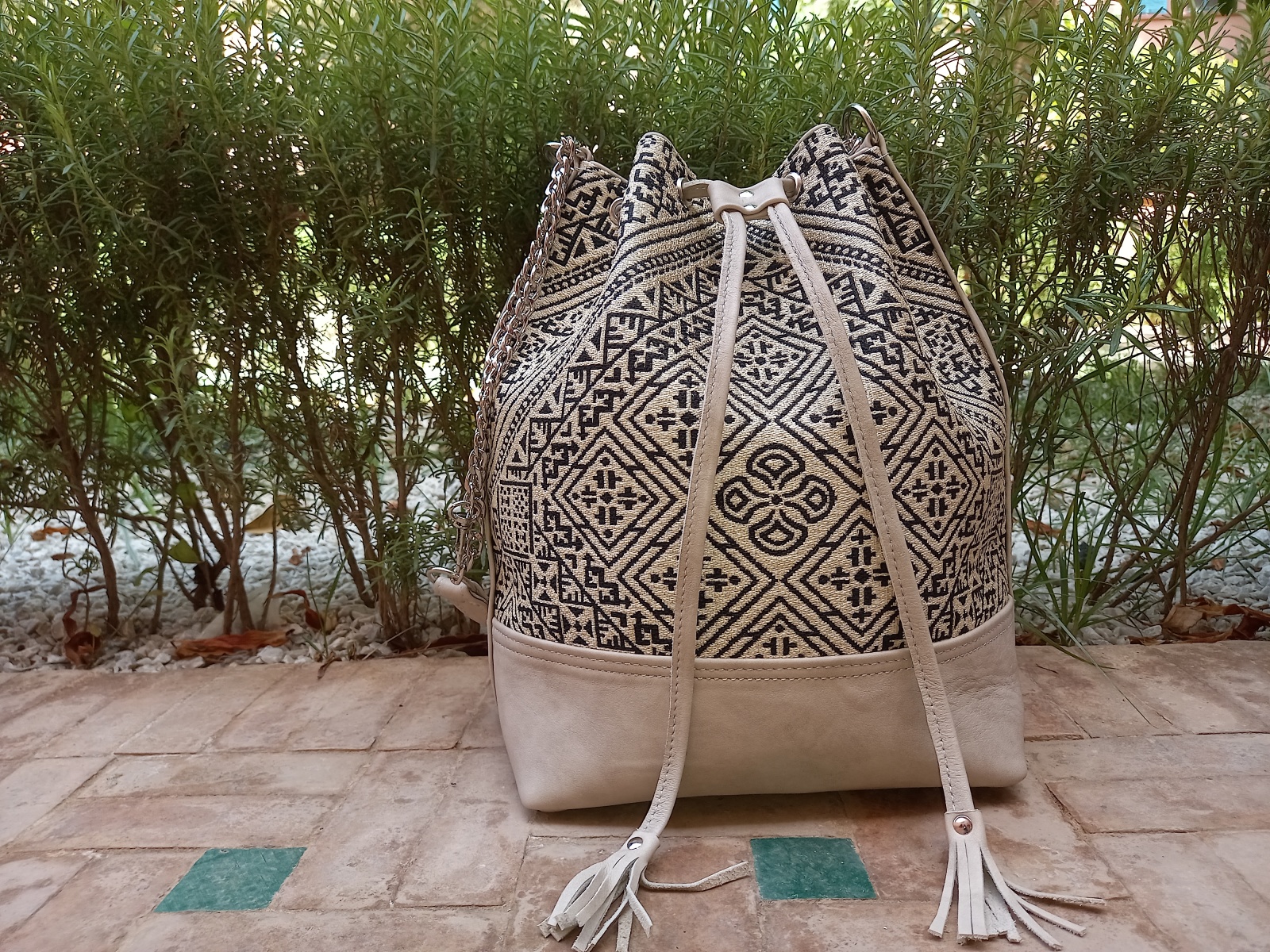 bag leather and Sabra silk Black, White Morocco | Fair Trade Morocco Anou