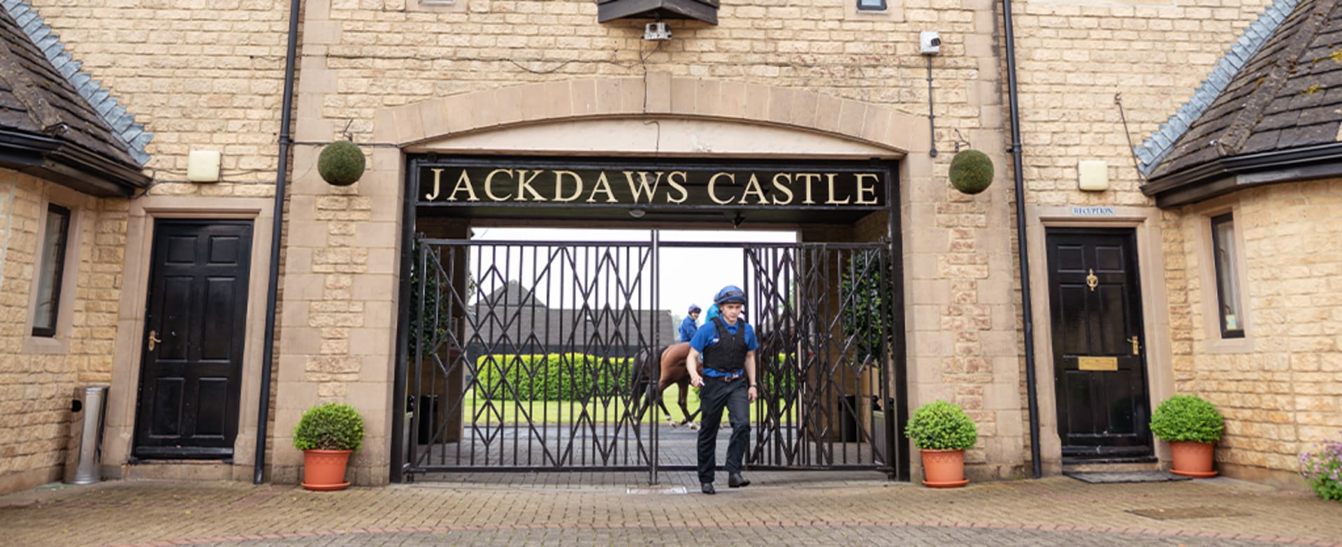 Jackdaws Castle - Hospitality Finder