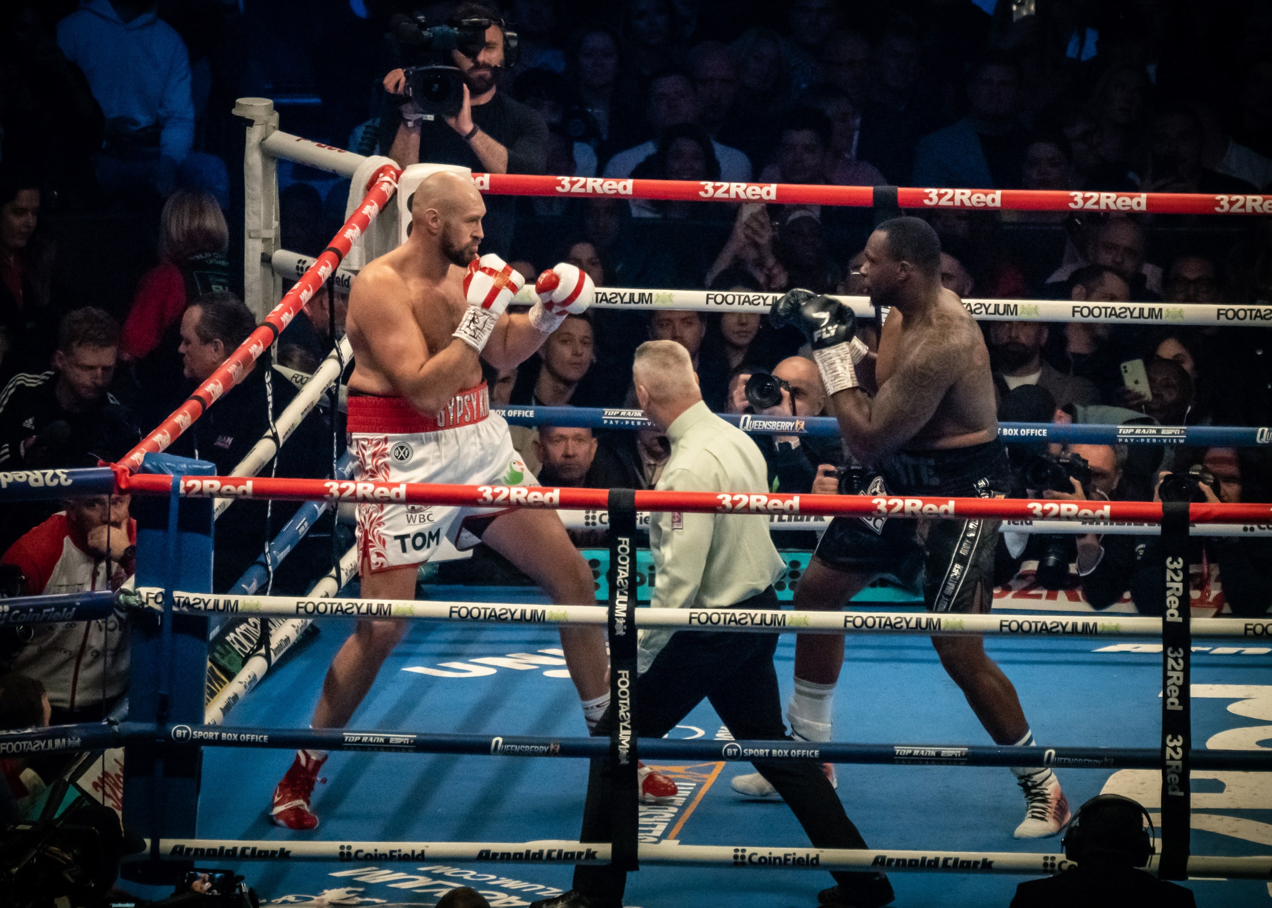 Fury v Whyte Catch up on all the action from Wembley Stadium