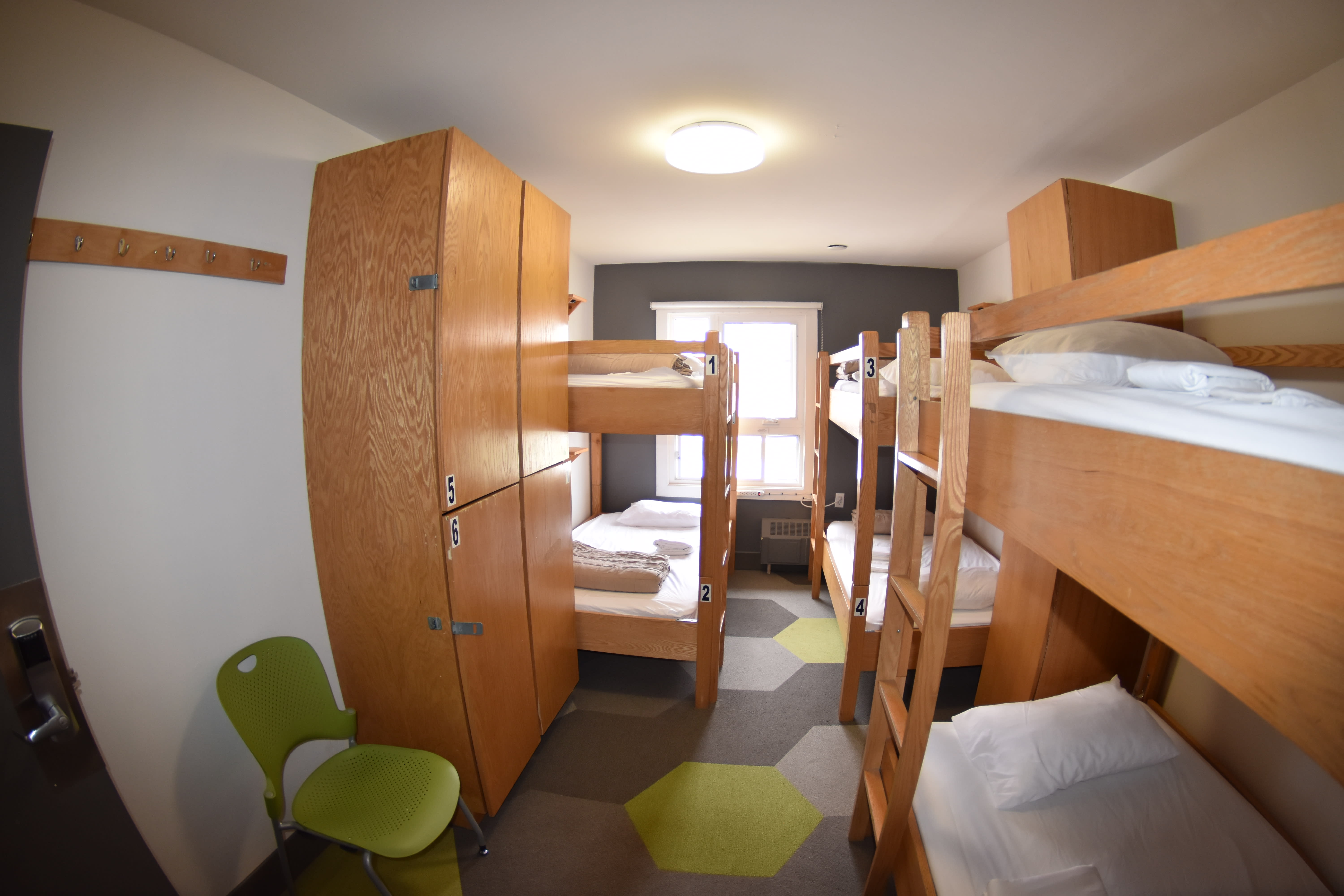 HI - Calgary City Centre - Calgary - Canada - Youth Hostel