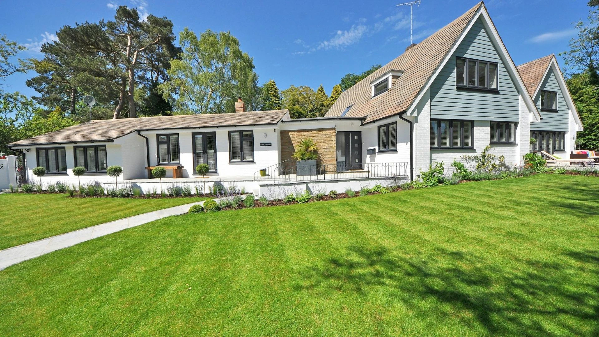 Can I Take My House Off the Market? Everything You Need to Know