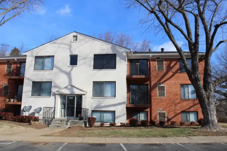 125-F Clubhouse Dr SW - House Buyer of America