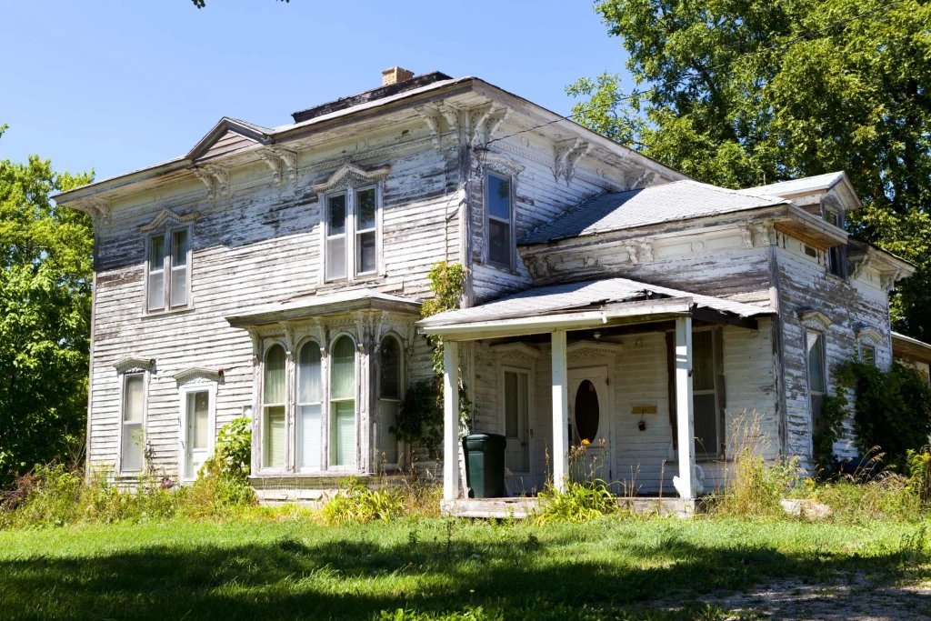 Selling a House in Poor Condition: A Guide for Homeowners