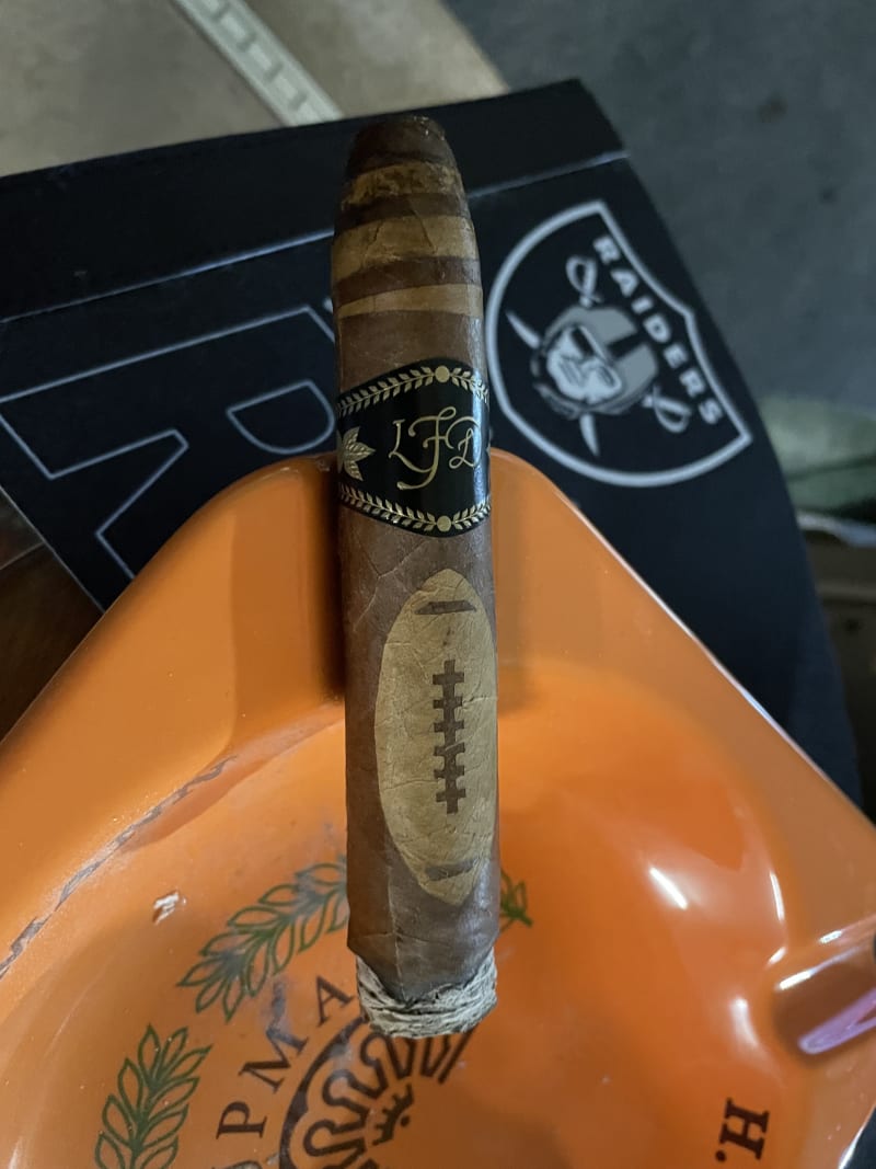 NFL Time | Cigar Reviews | Cigar World