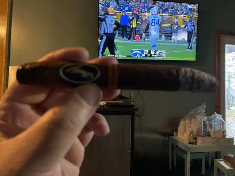 Football Sunday | Cigar Reviews | Cigar World