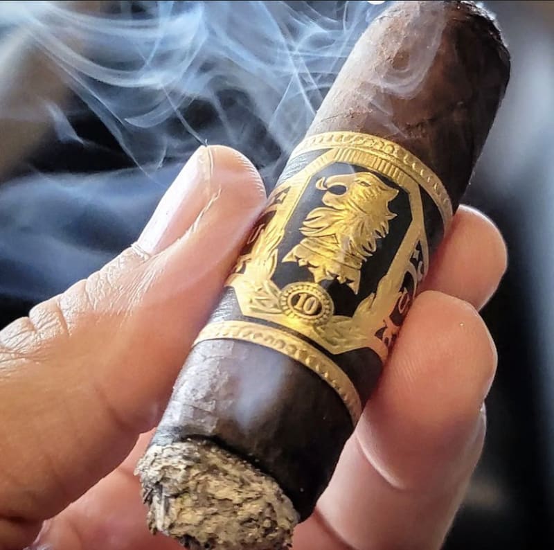 Undercrown 10 | Cigar Reviews | Cigar World