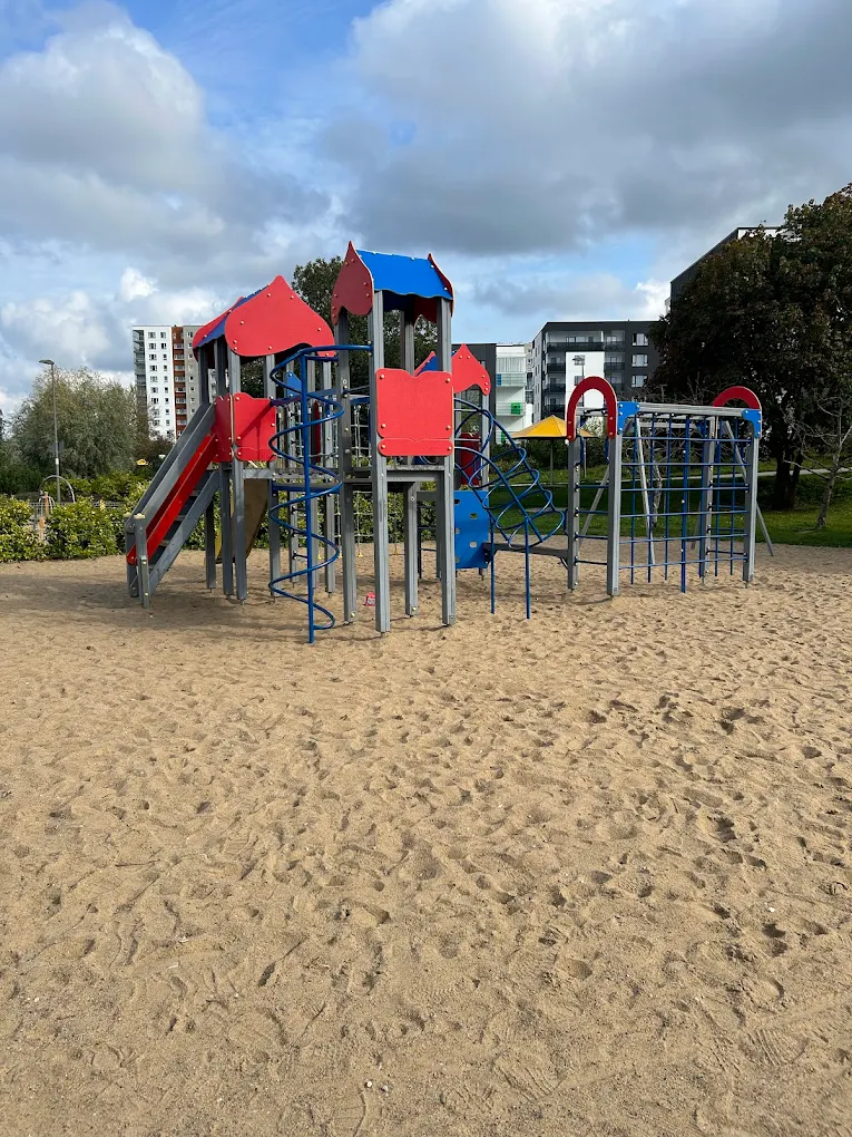 Children's playground (Pae park ) | Outdoor Playgrounds | Momly
