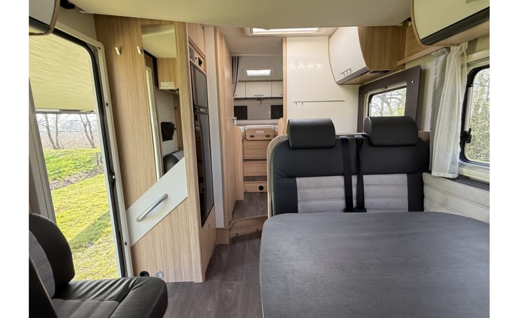 3p Sunlight T68 semi-integrated Camper vanaf € 118 p.d. - Goboony