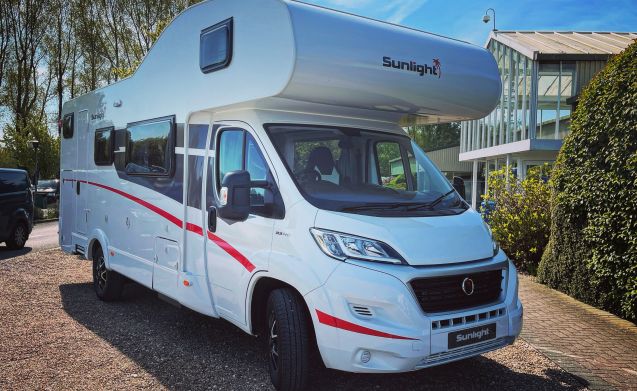 Big Mo – 6 berth Sunlight A72 from 2022 from £181.00 p.d. - Goboony