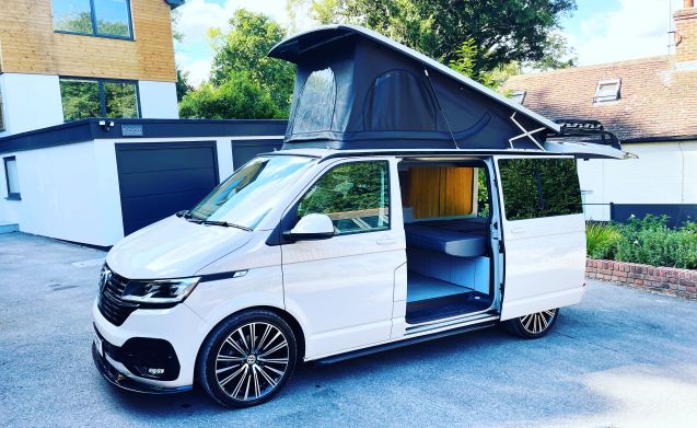 The Lillie camper – 4 persoons VW T6.1 camper met luifel vanaf £ 151 p ...