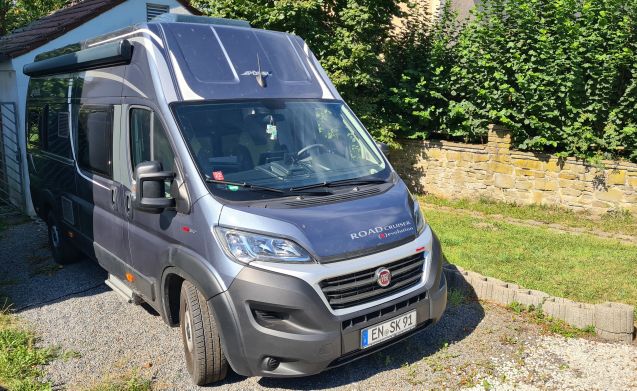 Pössl Roadcruiser Revolution automatic family van from €105 p.d. - Goboony