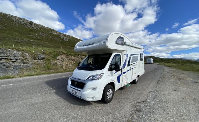 Maddy – 4 berth Fiat Swift Escape 644 from 2014 from £108 p.d. - Goboony