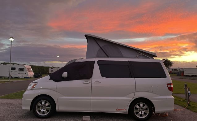 Hybrid – Compact Hybrid Family camper from £102 p.d. - Goboony