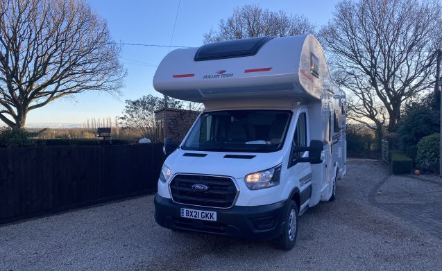 Lucy – Ford Roller Team Zafiro met 6 slaapplaatsen vanaf £ 144 p.d ...