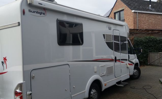 Sunlight T69 confortable et bien équipé pour 4 personnes de 2014 à ...