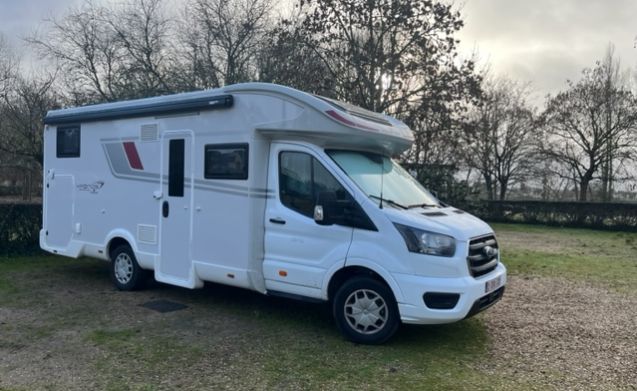 4p Roller Team semi-integrated from 2022 from €155 p.d. - Goboony