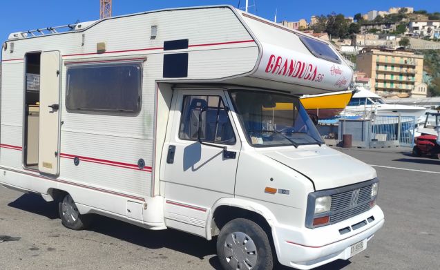 Sophiamimi – Grand Duke 56 from €100 p.d. - Goboony