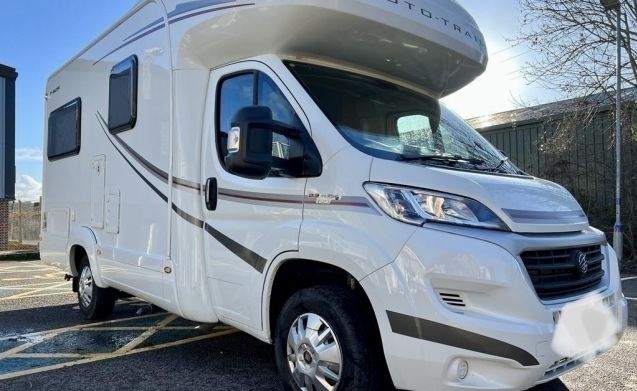 4 berth Fiat Motorhome from £114 p.d. - Goboony