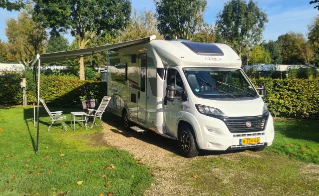 6 LMC T712 – LMC camper T712 4 persons from €110 p.d. - Goboony