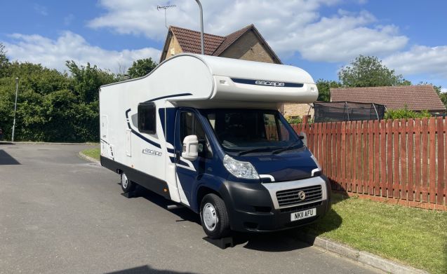 Marilyn – 4 berth/6 Belts Swift Escape 2011 from £87.00 p.d. - Goboony
