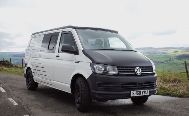 Sully – 2/3 Berth Boutique Off Grid Adventure Van near the Peak ...