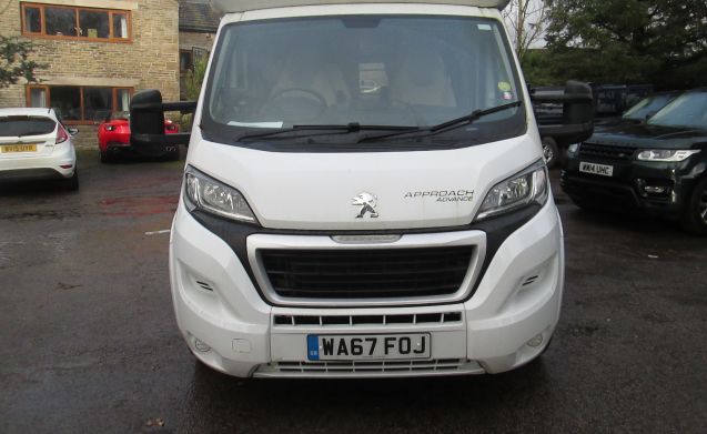 Pistol – Bailey Approach Advance 665 2.2 130 BHP 6 BERTH End lounge Air ...