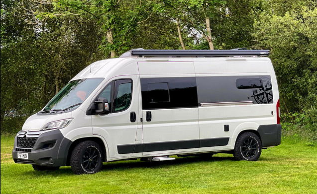 2 berth Citroën bus from 2017 from £120 p.d. - Goboony