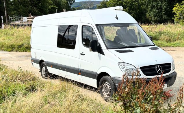 LWB – 4-5 berth Mercedes-Benz Sprinter 2013 from £99.00 p.d. - Goboony