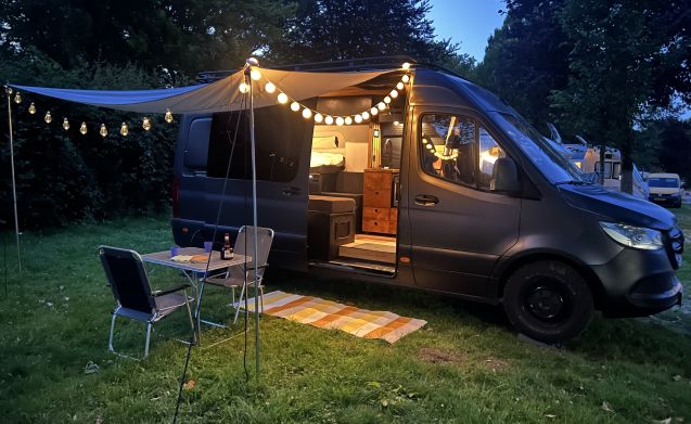 Chris & Ride – MB sprinter OFF-GRID 2pers. vanaf € 87 p.d. - Goboony