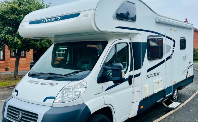 Swiftie – Swift Escape 696 from £85.00 p.d. - Goboony