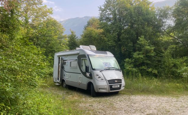 Aisholpan – Comfortable 4 berth Adria Vision for all weather travel fun ...