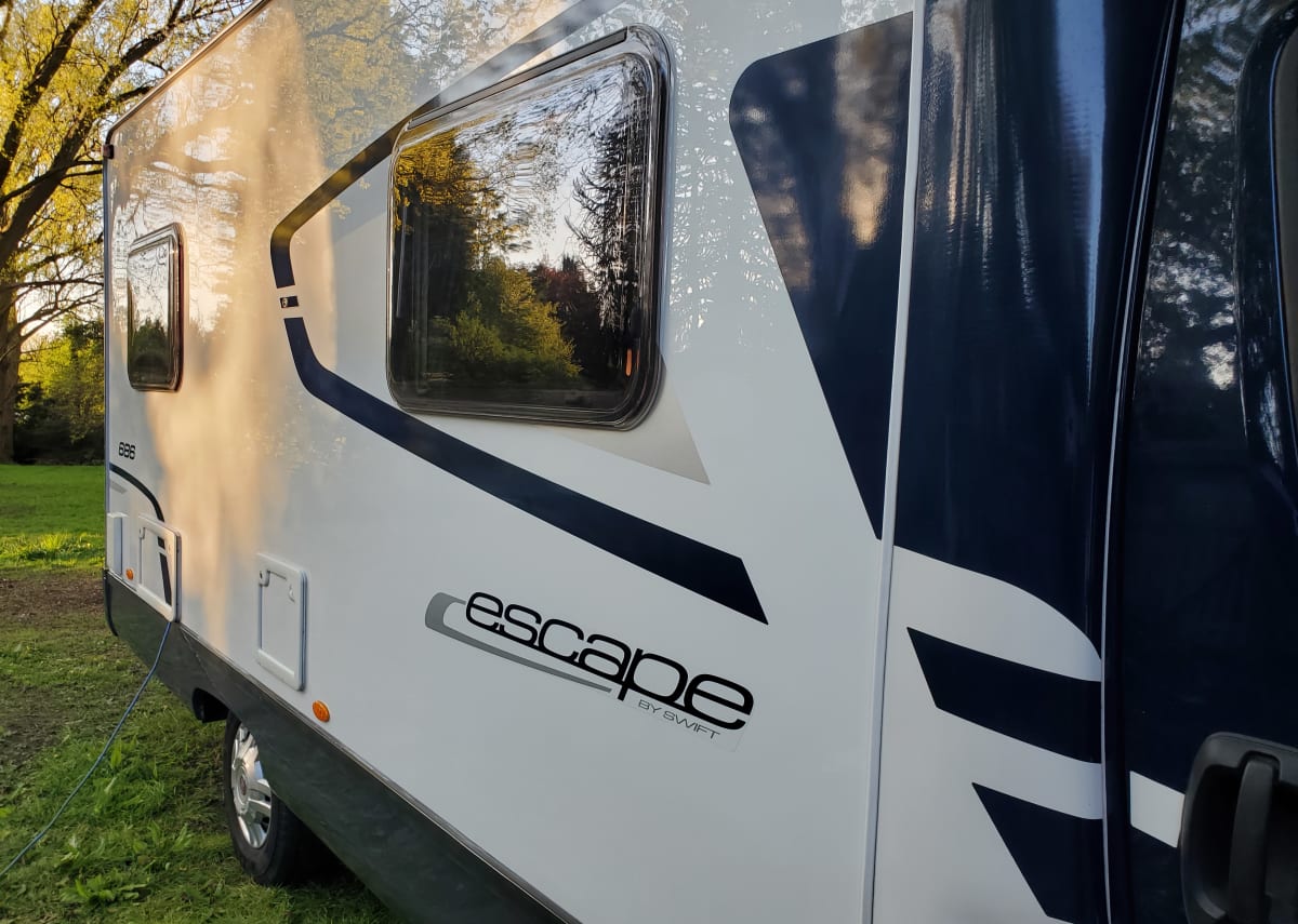 Il perfetto Van Swift Escape 686 WiFi illimitato da 78 £ al giorno ...