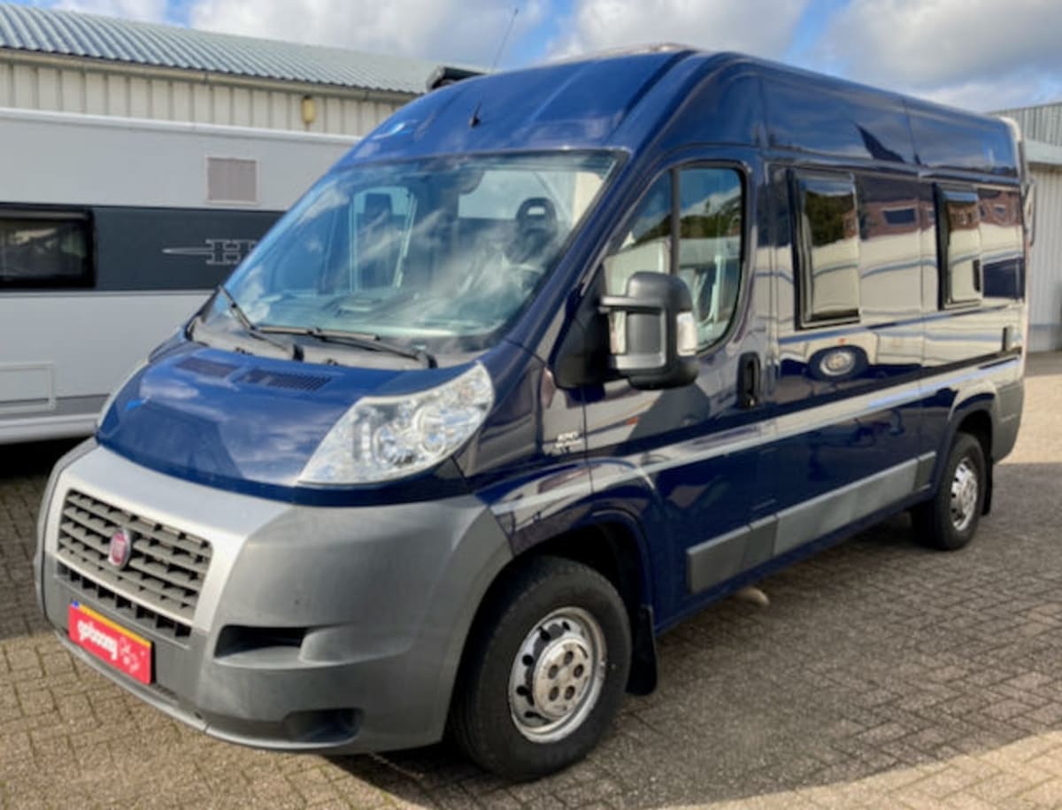 Beautiful and compact Fiat camper bus from €91 p.d. - Goboony