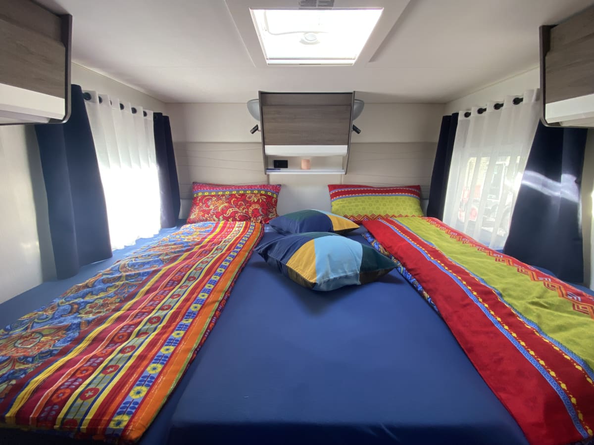 Paris – Motorhome Mooveo TEI 70EBH with lifting bed from €158 p.d ...