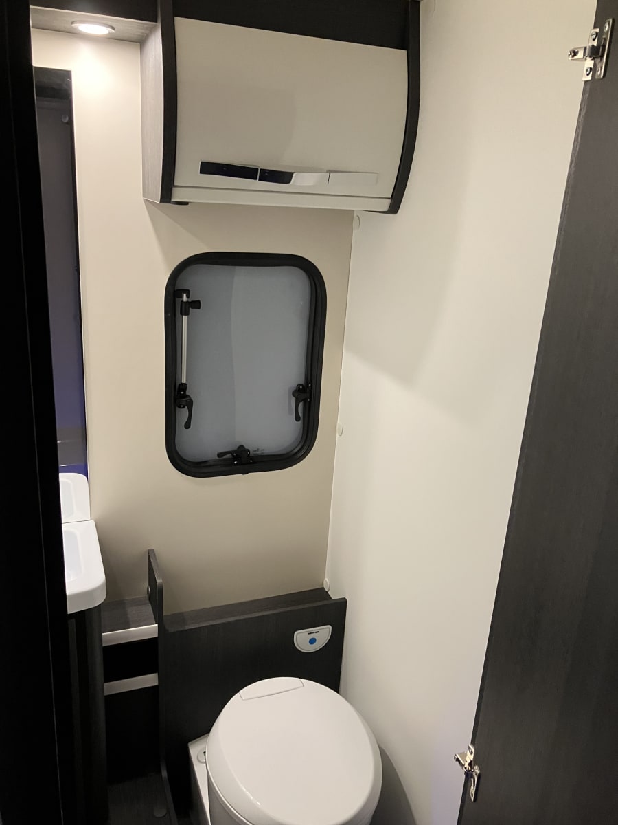 Zefi – New 4 berth Ford Roller Team Zefiro 696 (July 2022) from £152.00 ...