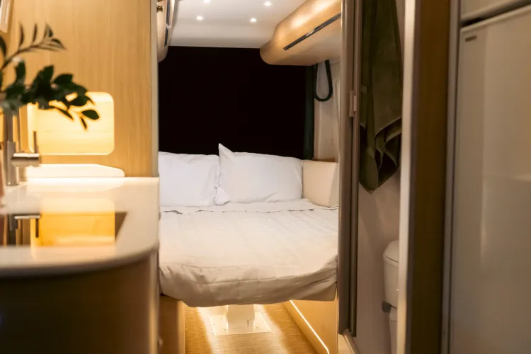 Noovo Plus | Super High Roof 7' Interior Camper Van | Noovolife