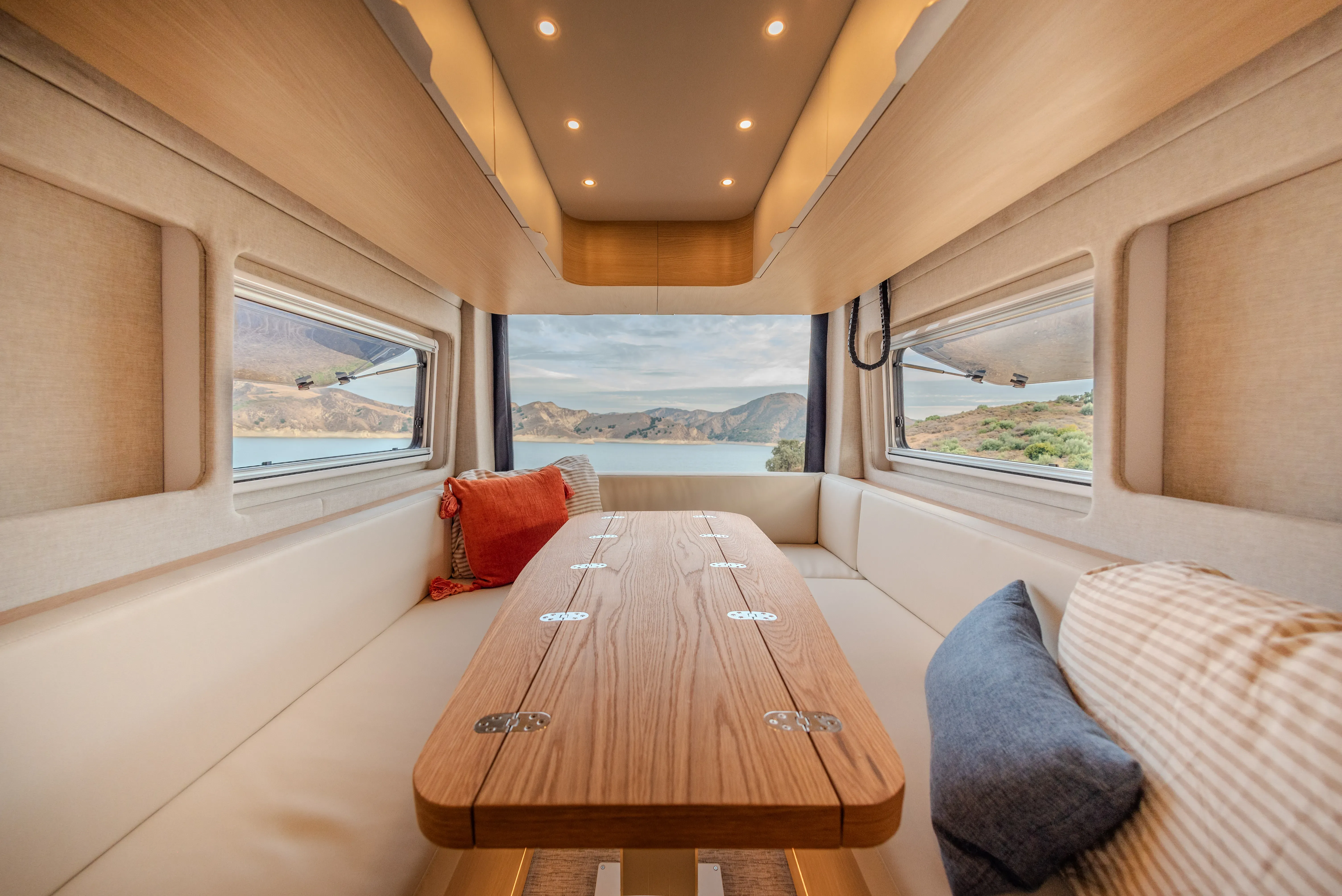 Noovo Plus | Super High Roof 7' Interior Camper Van | Noovolife