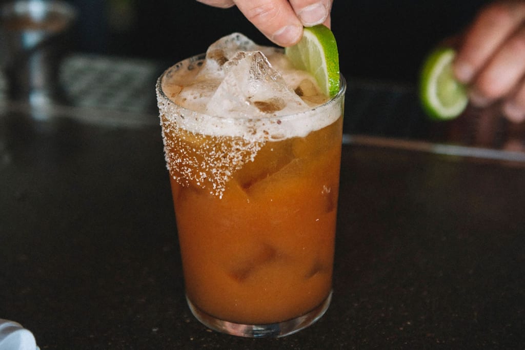 Oyster and Cocktail Pairings | Wine Enthusiast