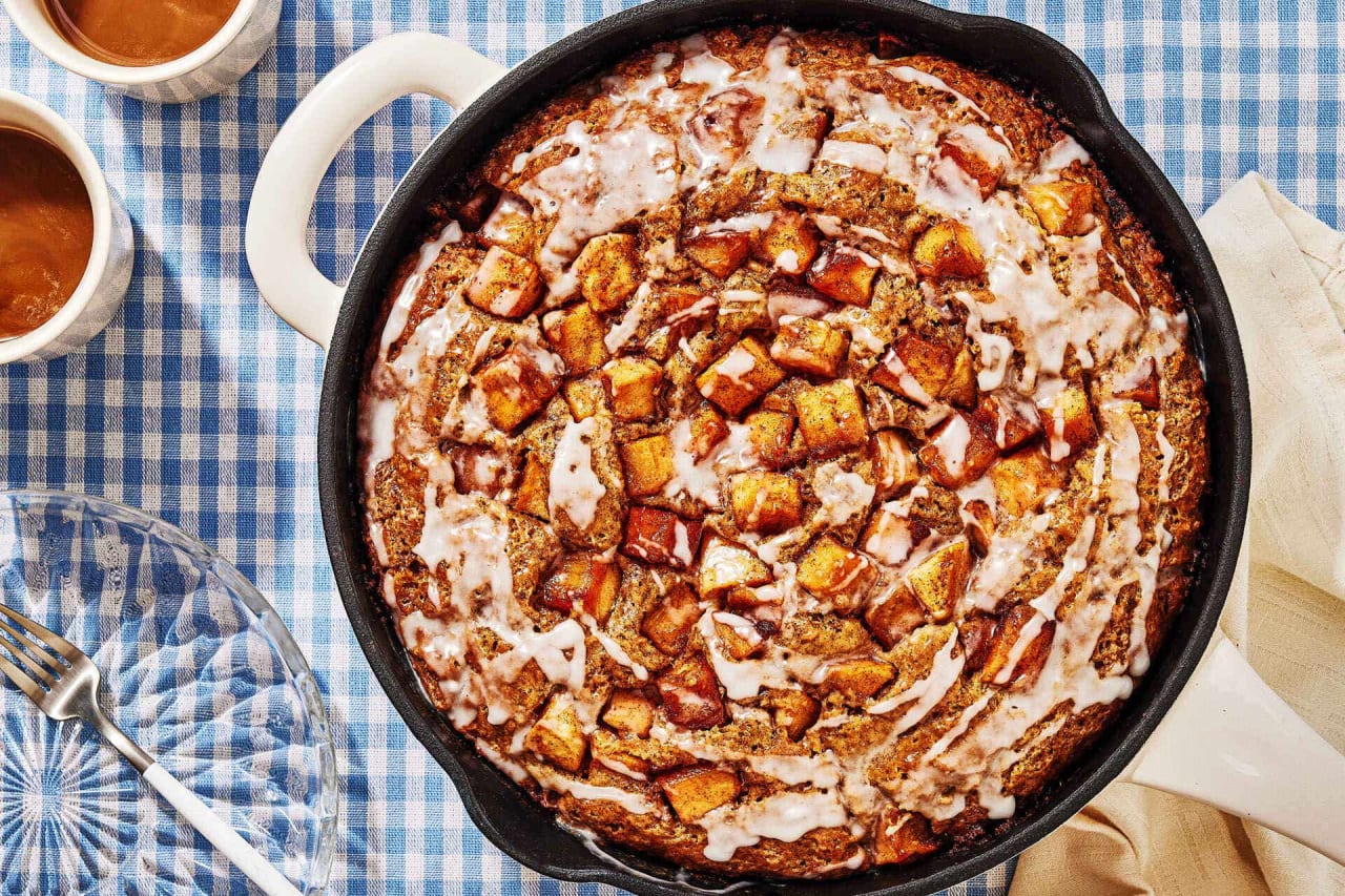 This TikTok-Famous Apple Skillet Cake Is Too Easy and Delicious to ...