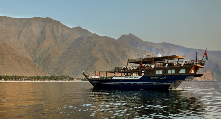 Muscat boat tour