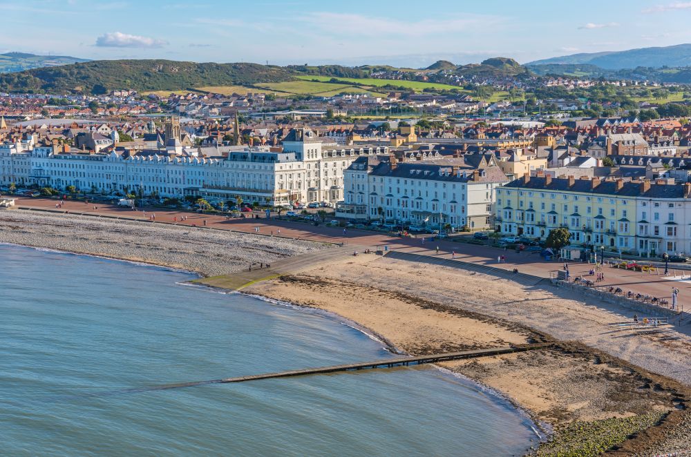 Llandudno Bus Tours | Hop On Hop Off Bus Tours