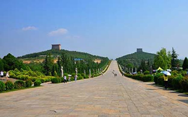 Han and Tang Dynasty Tour from Xi'An with Chinese Style Lunch