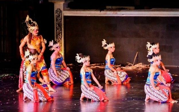 Private Dinner With Ramayana Dance Performance - Book Yogyakarta tours ...