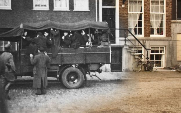 Virtual Reality Anne Frank House Tour: An Amsterdam Experience – isango!