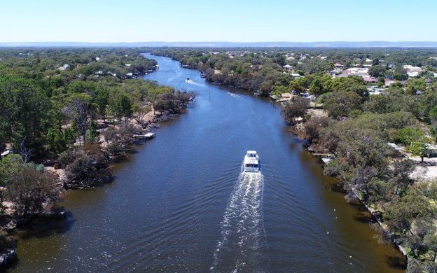 Scenic Lunch Cruise on the Murray River